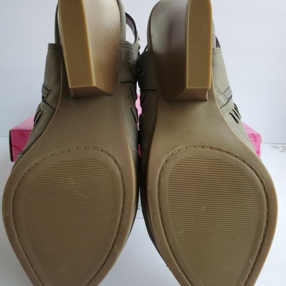 Sugar | Shoes | Sugar Grey Nubuck Peep Toe Bootiessize 95 Nwt | Poshmark